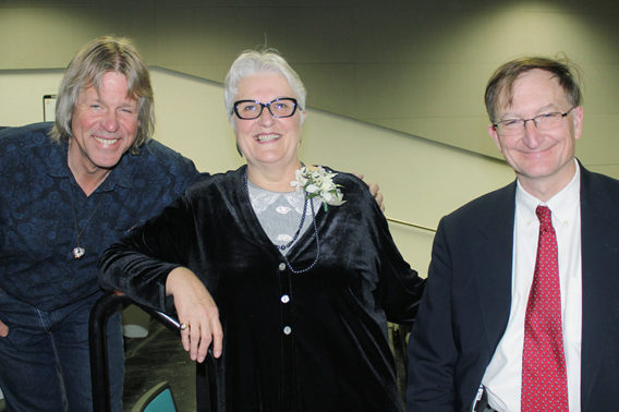 Beth Lawson receives 2016 CoE Excellence in Staff Service Award