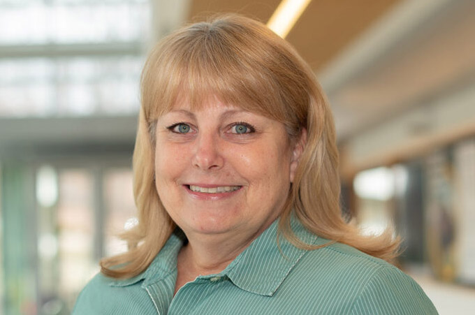 Shelly Feldkamp receives 2025 Staff Excellence Award